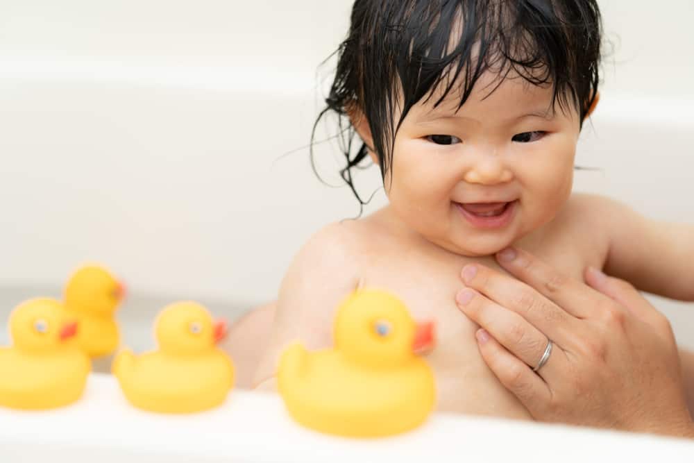 Best Baby Bath Mats 2021: For a Brilliant Bathtime - LittleOneMag